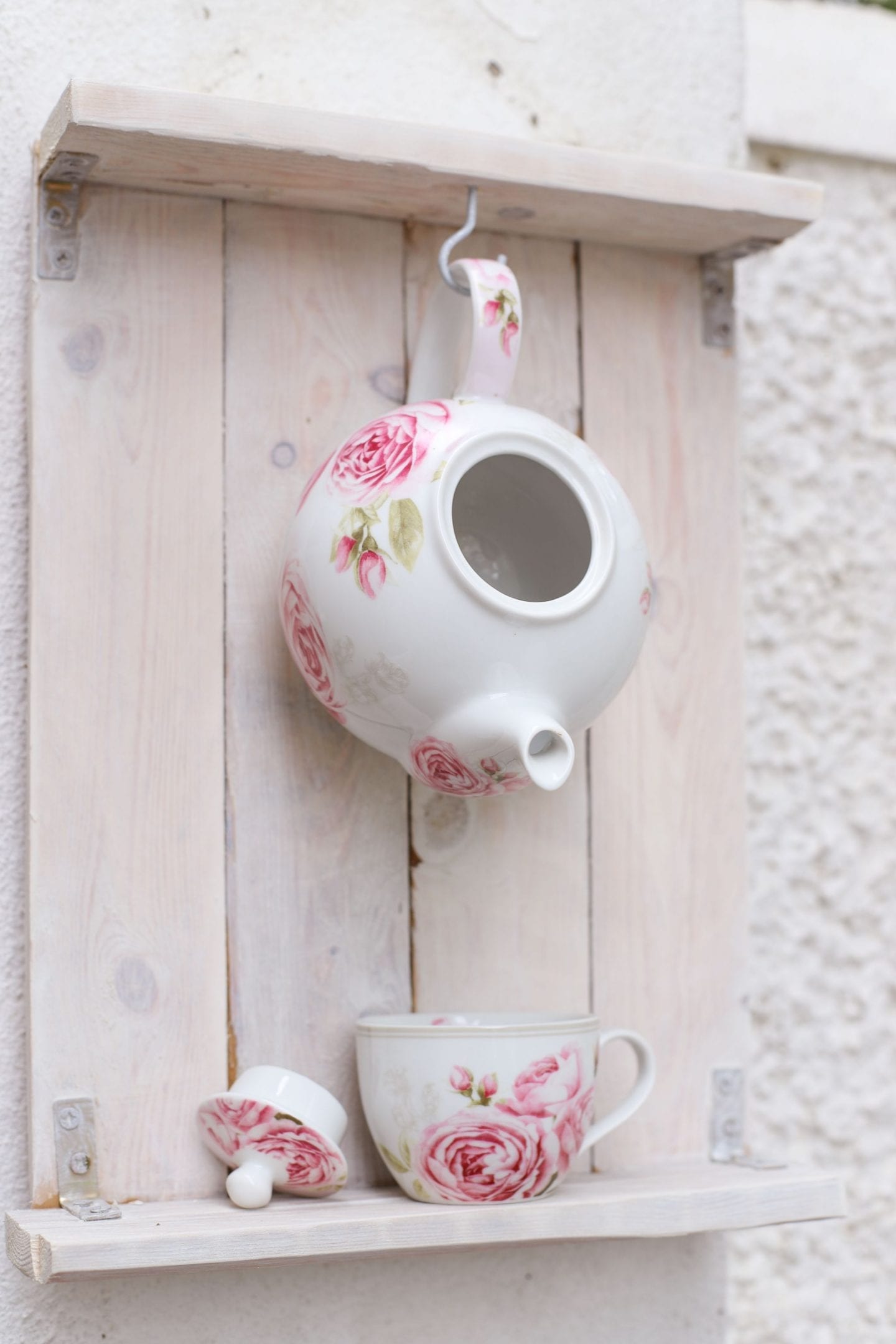 DIY Teapot Bird Feeder Made From Pallet Wood - Dainty Dress Diaries