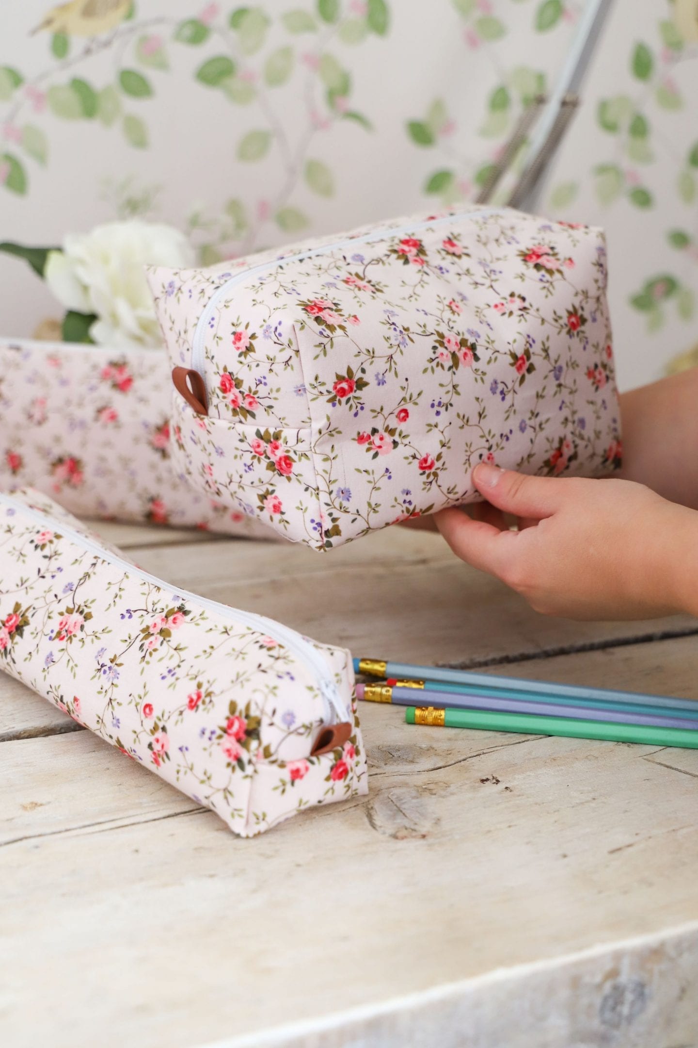 How to make a pencil case - Dainty Dress Diaries