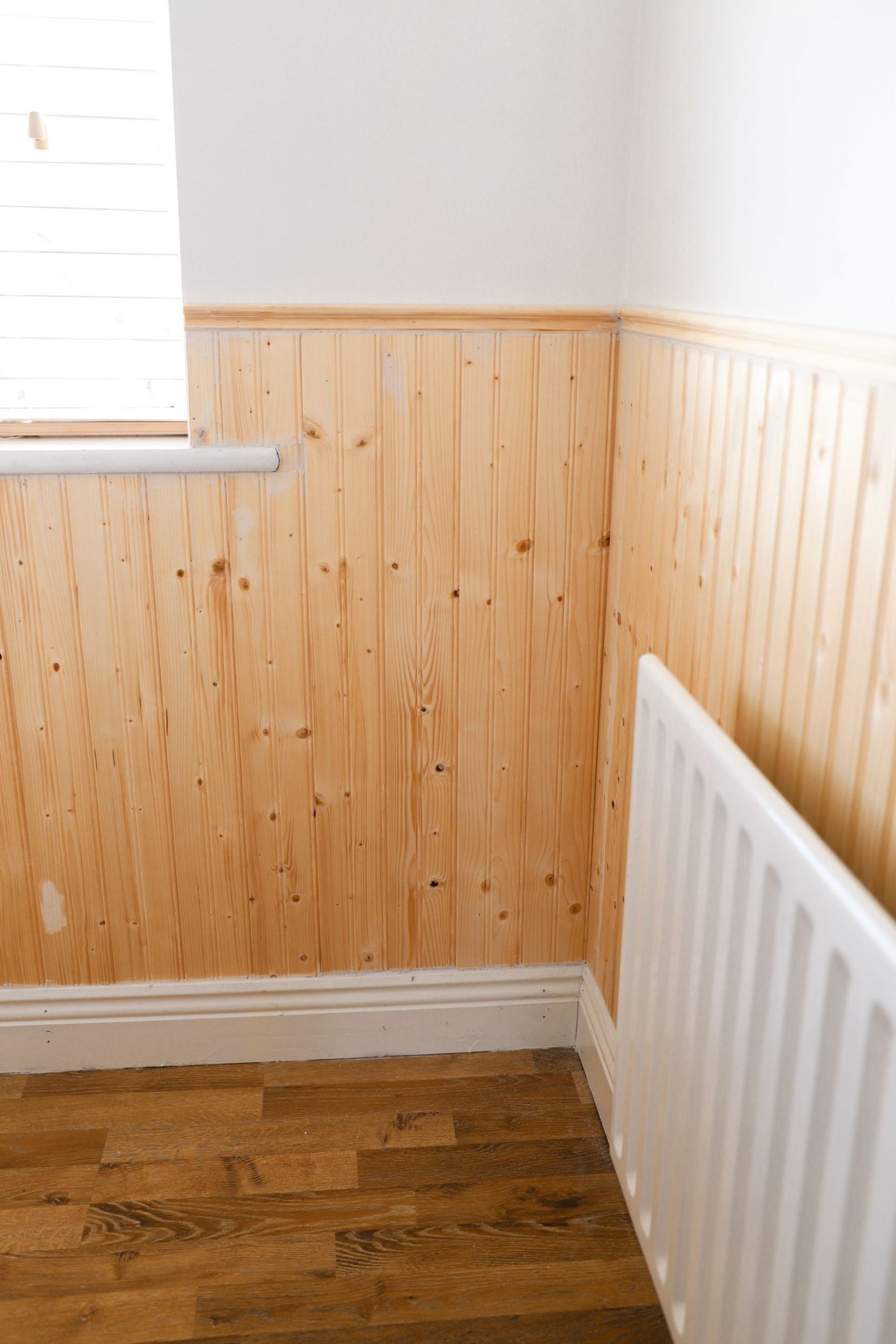 How to install beadboard panelling to a room - Dainty Dress Diaries