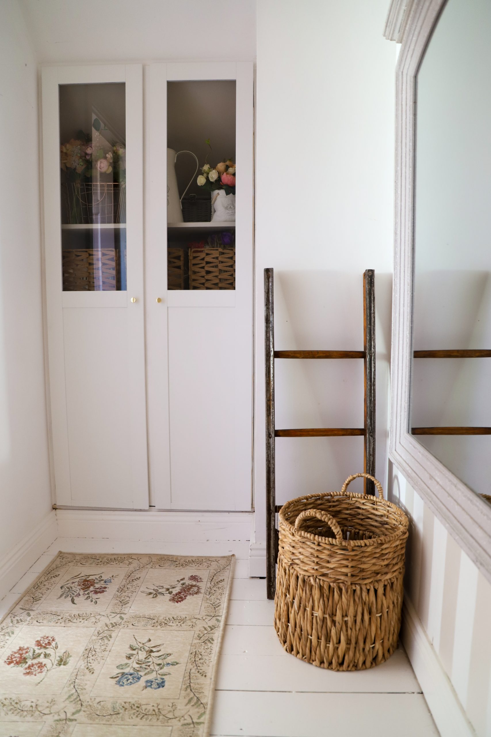 DIY Custom built-in using €25 Ikea VÄRD doors - Dainty Dress Diaries