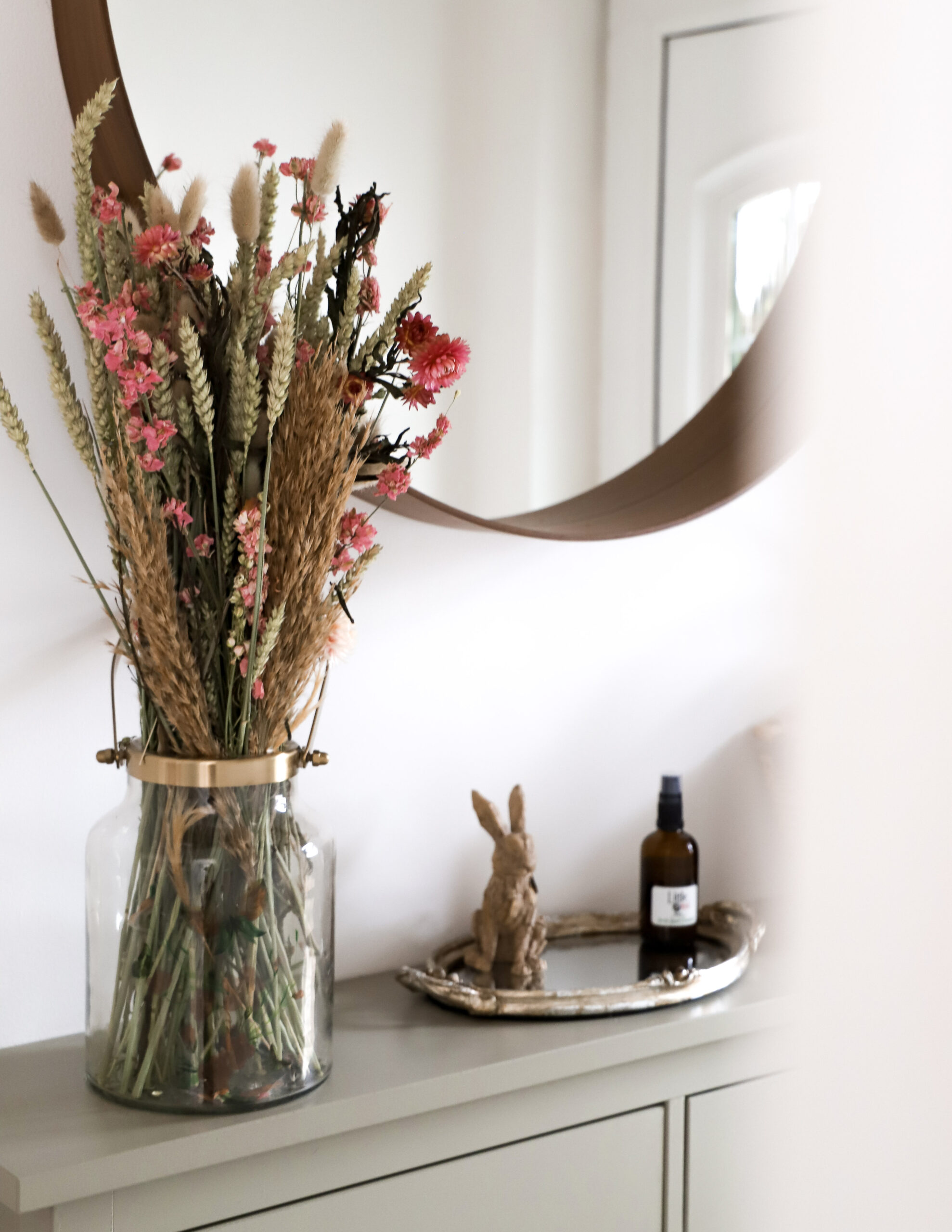 How to Dry Flowers & Dried Flower Decor Ideas For Autumn - Dainty Dress ...