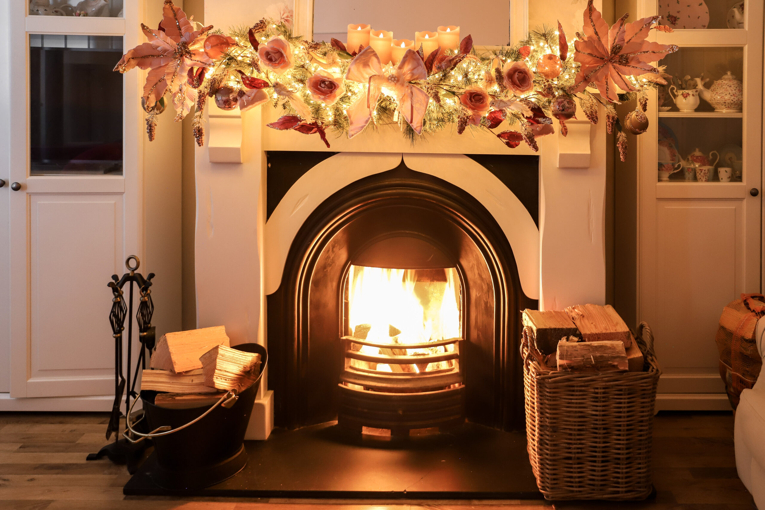 How to Style Your Mantelpiece for a Magical Christmas - Dainty Dress ...